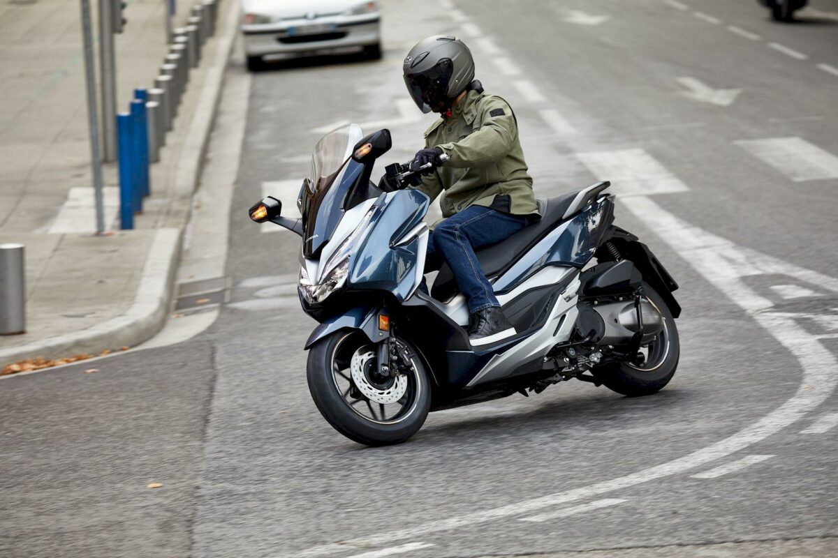 Honda Forza 300 si rifà il look