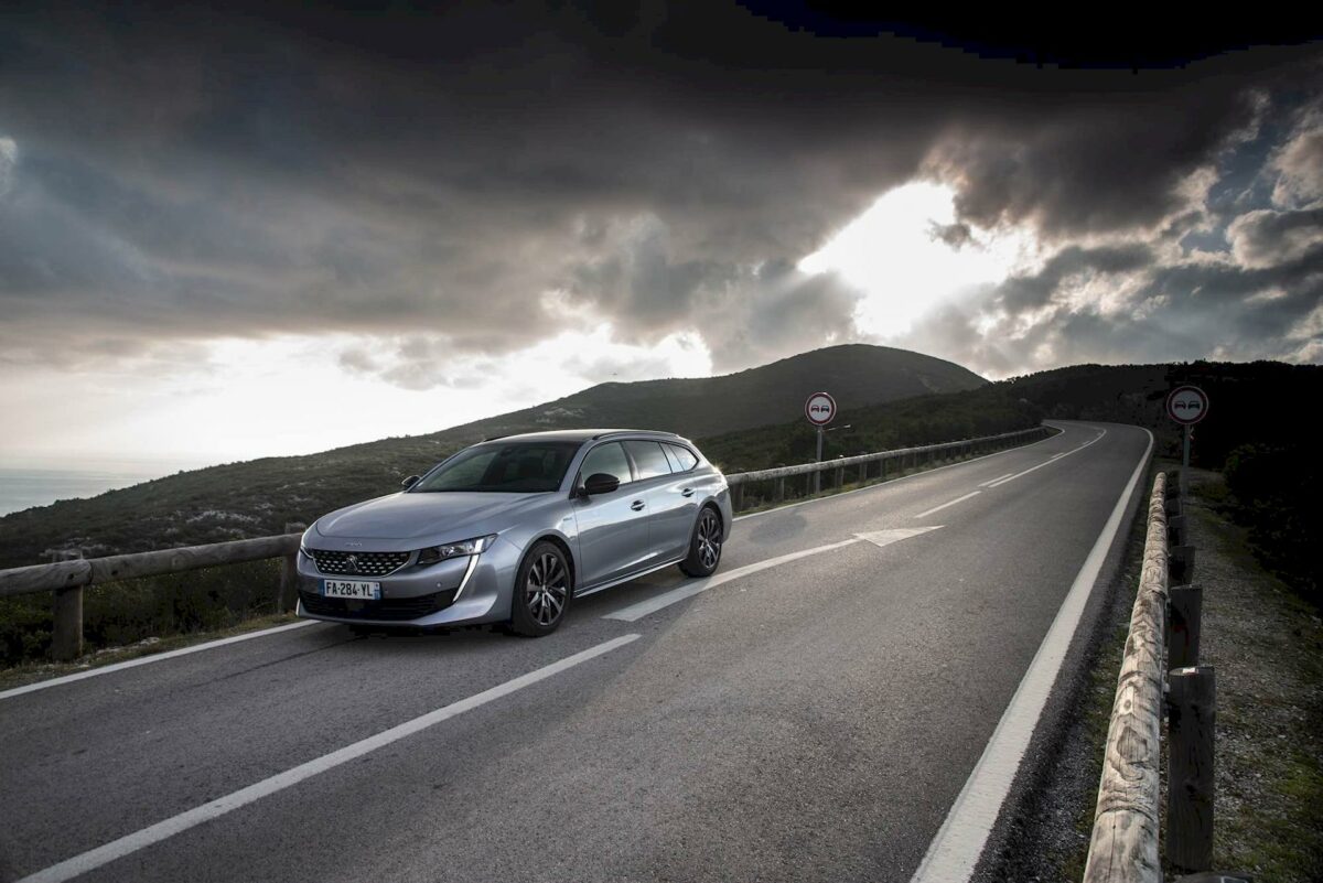 Peugeot 508 Station Wagon [Video Test Drive]