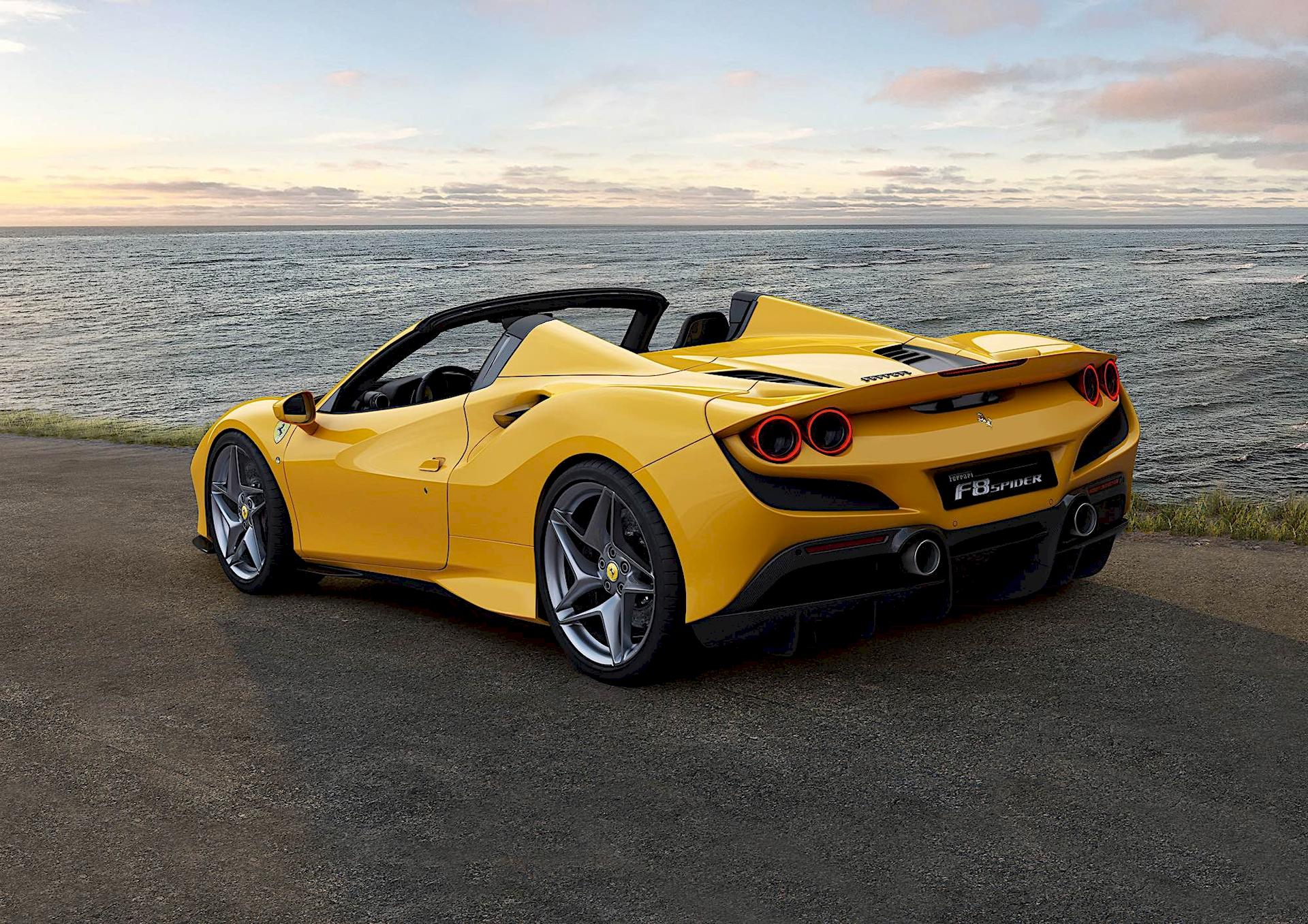 Ferrari F8 Spider: 8 cilindri da 720 cv, all'aria aperta