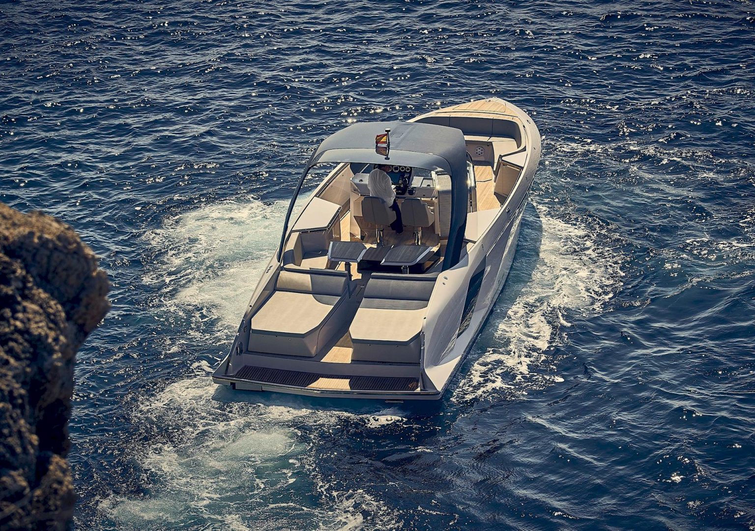 Frauscher 1414 Demon Air: lussuoso e veloce Yacht