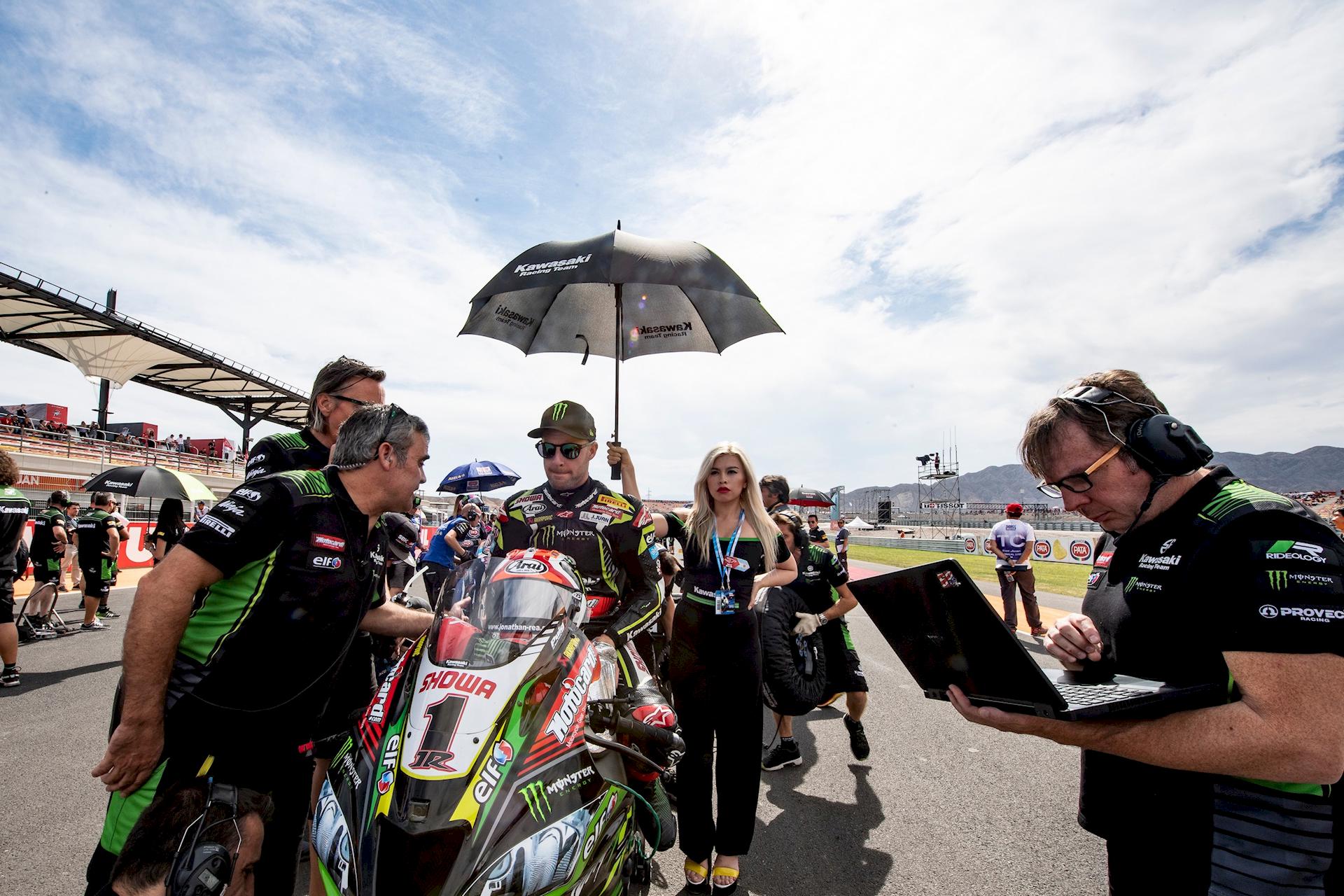 Paddock Girls SBK Argentina, Ombrelline, Modelle e Grid Girls di San Juan