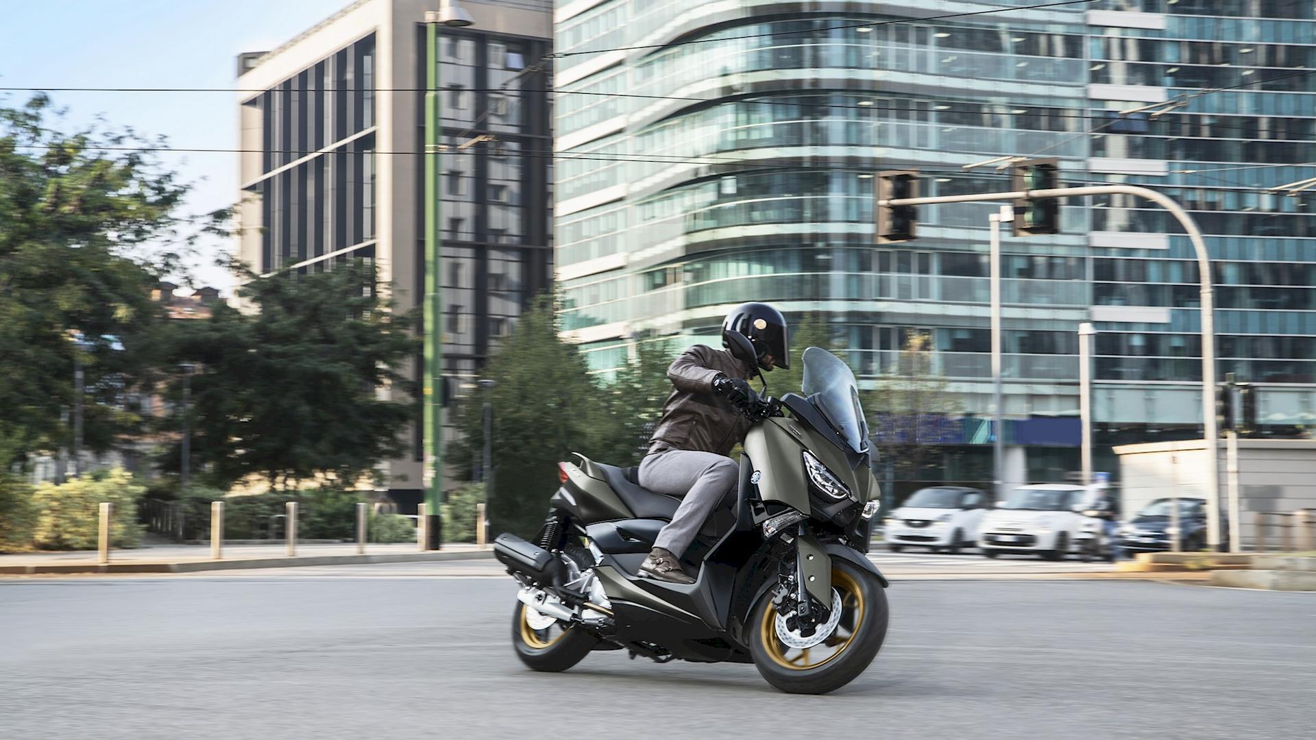 Yamaha XMAX 2020: scooter sportivo nelle cilindrate 125, 300 e 400 cc