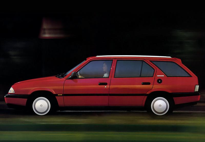 Passano gli anni ma l'Alfa 33 rimane nel cuore di tutti: ecco perché!