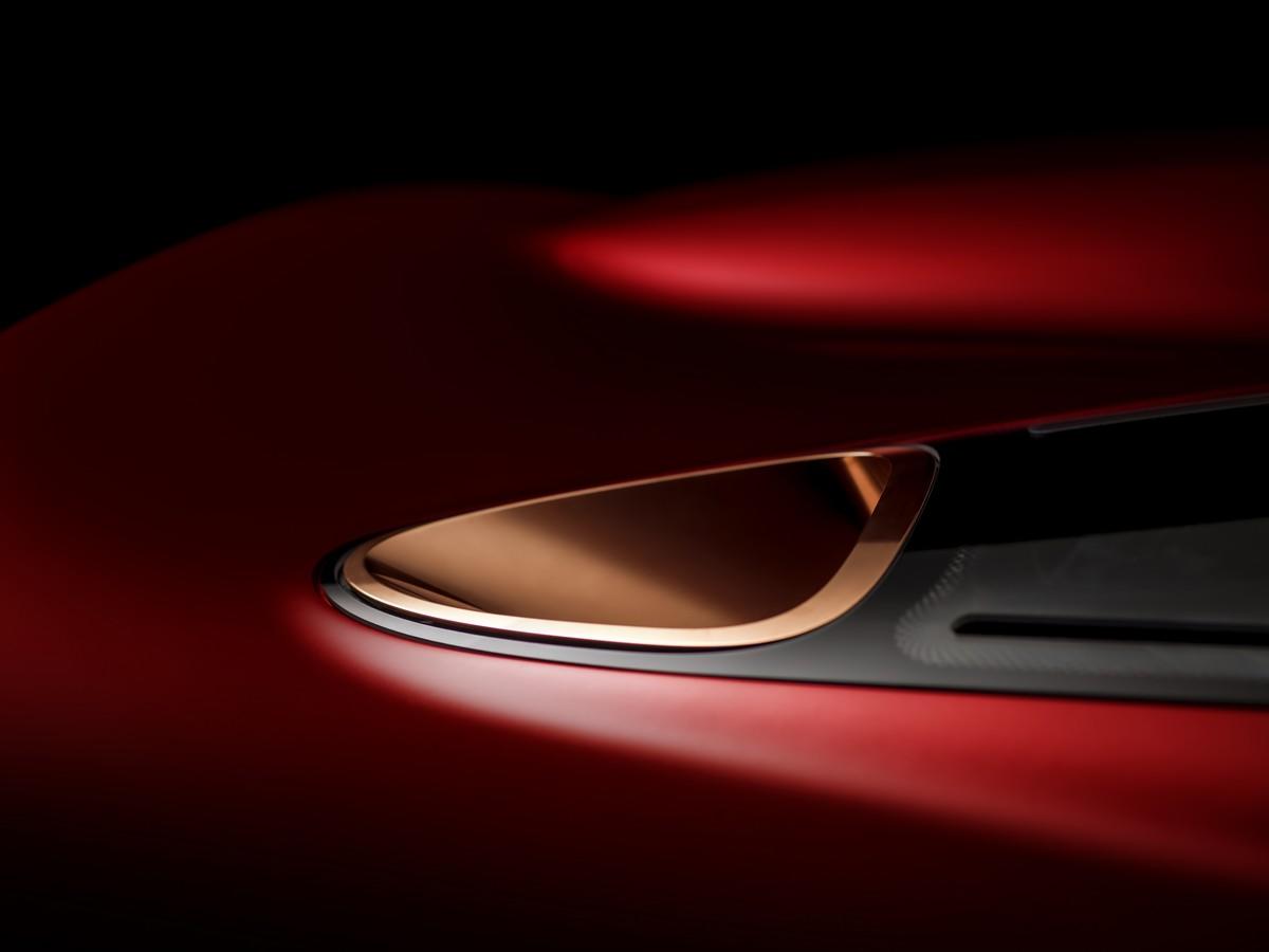 De Tomaso P72: omaggio al design e allo spirito dell'originale Shelby P70