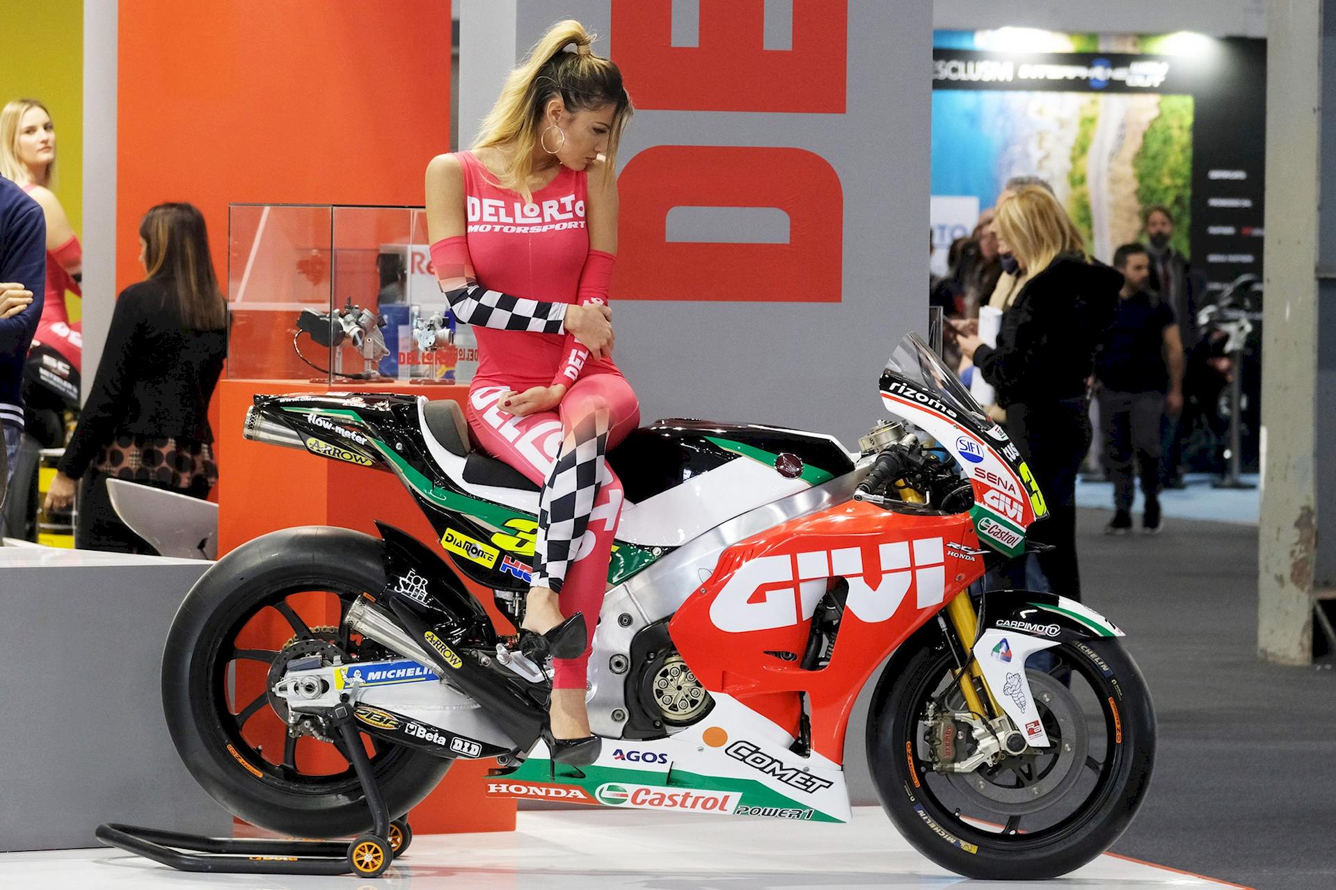 Motor Bike Expo Girls: le foto delle ragazze più belle del Salone veronese