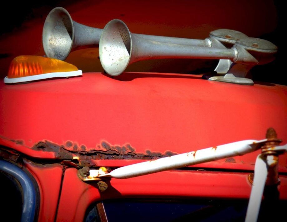 Gli arerei usano il clacson in volo?