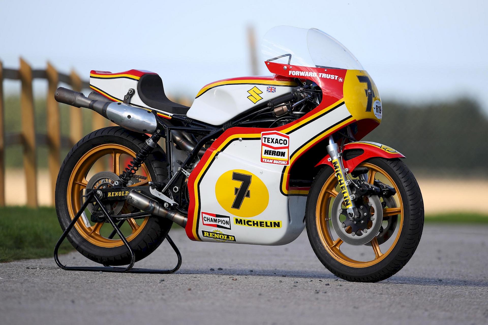 Barry Sheene, le Suzuki del campione del mondo in pista nel Regno Unito