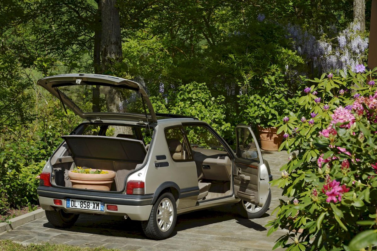 Peugeot 205 Gentry: la youngtimer anti Clio Baccara