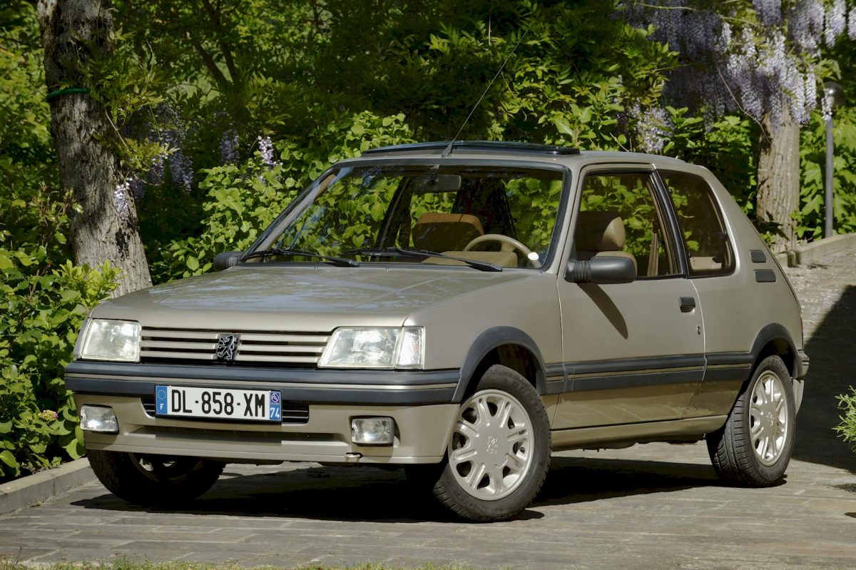 Peugeot 205 Gentry: la youngtimer anti Clio Baccara