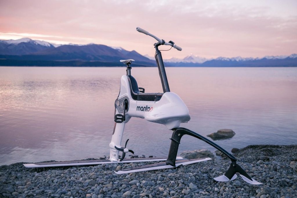 Manta5 XE-1 e-bike acquatica: la prima Hydrofoil Bike arriva in Italia