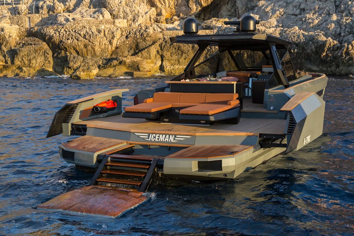 Nuovo EVO R6 Custom: lo yacht personalizzato per essere un party boat