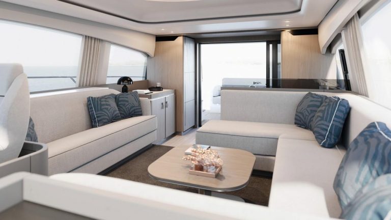 Azimut 53 Flybridge: bello e spazioso, lo yacht perfetto per la famiglia!
