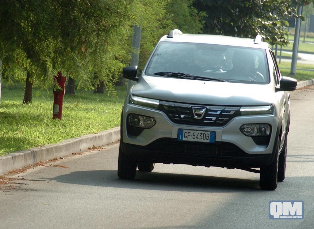 Dacia Spring 2022: recensione con prova su strada dell'auto elettrica