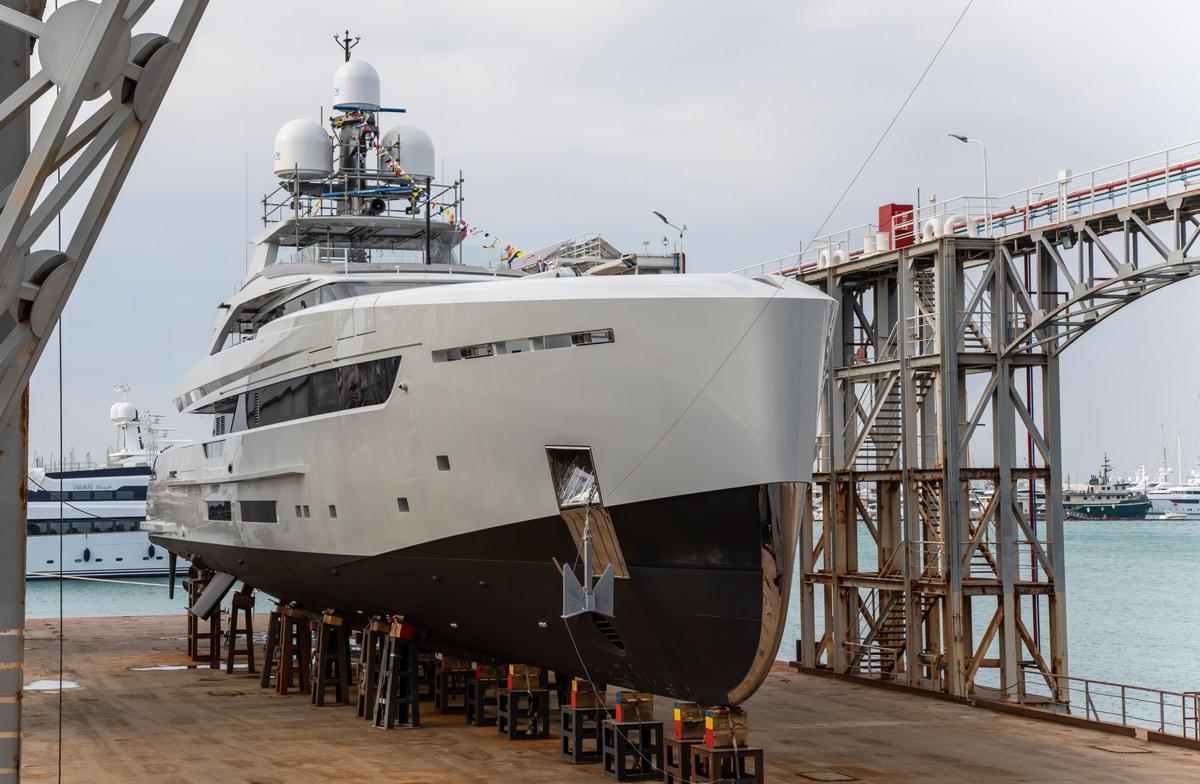 Tankoa S501 scafo 4: il nuovo yacht a propulsione ibrida