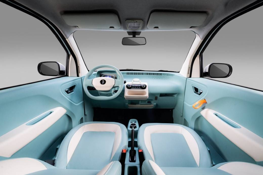 Lingbox Uni è la minicar elettrica cinese con 200 km autonomia