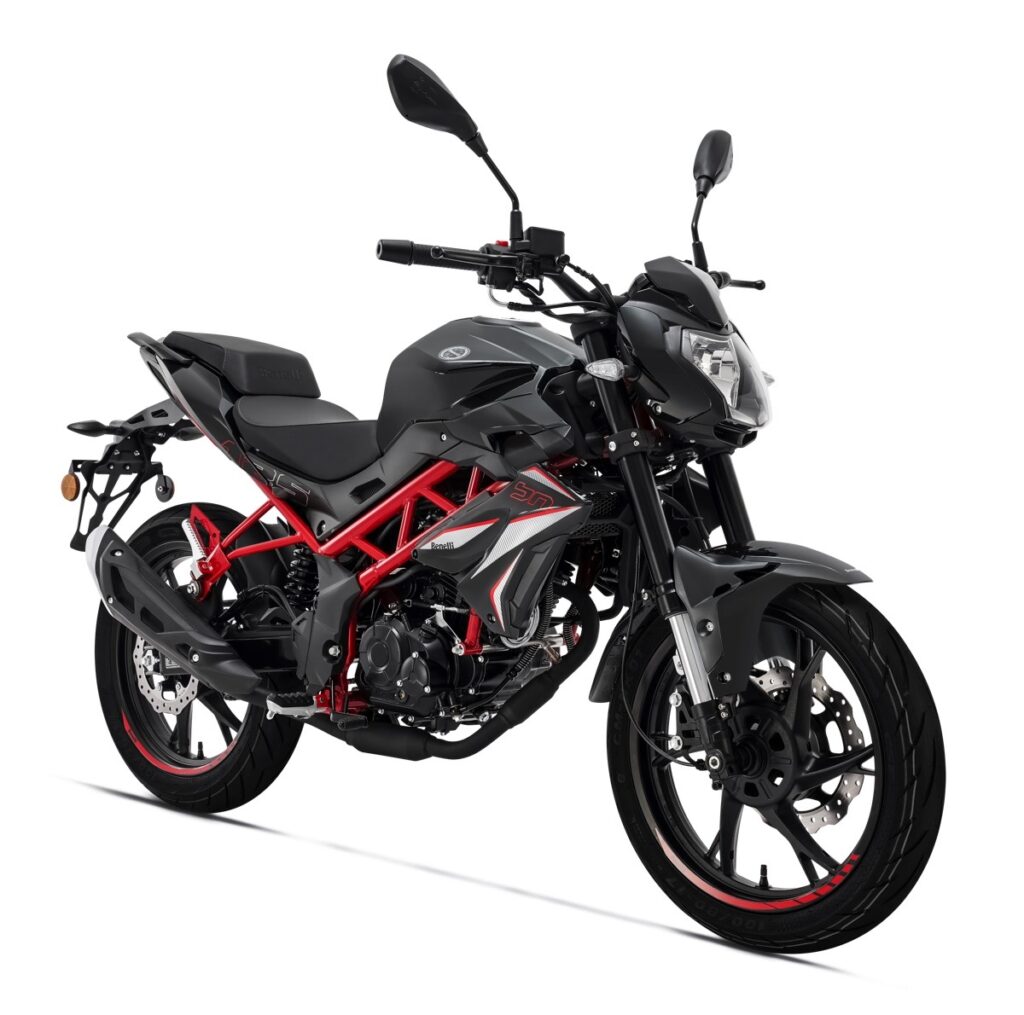 Benelli BN 125 2022: novità, motore, listino prezzi e scheda tecnica.