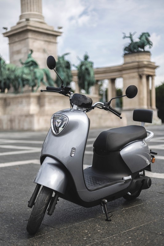 Yadea M6L: motore, prezzo e caratteristiche