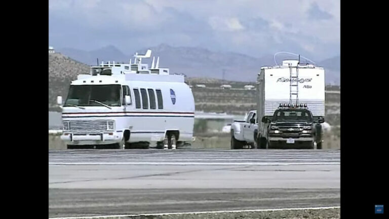 Compra un camper Airstream, scopre che era lo Space Shuttle Convoy ...