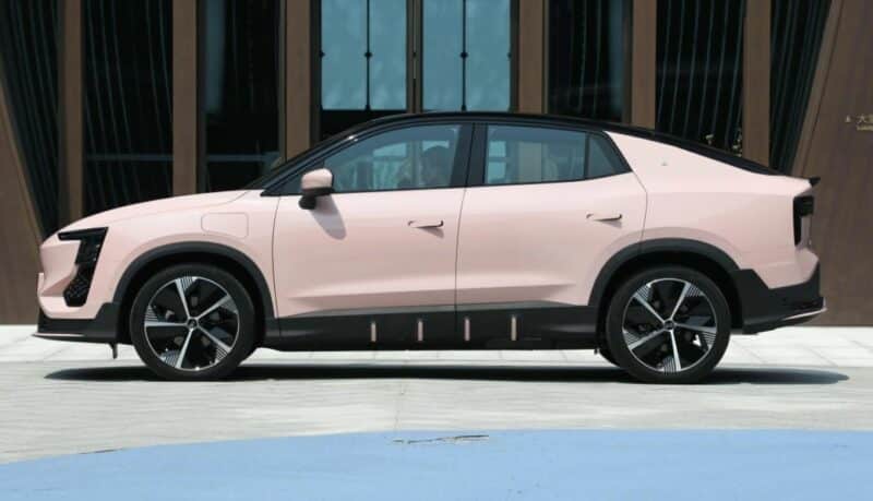 Aiways U6, la nuova cinese da 590 km di autonomia a 30.000