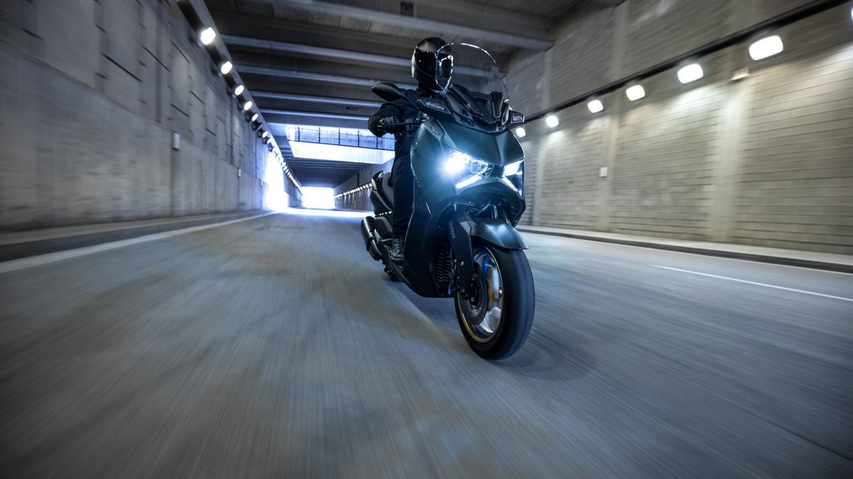 Yamaha XMAX 300 Tech MAX: motore e caratteristiche