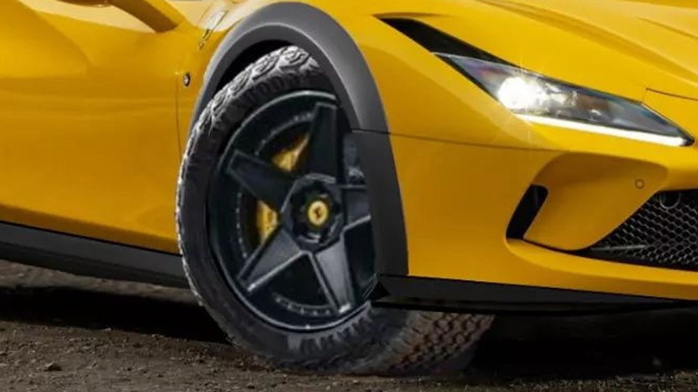 Ferrari F8 Strada Sabbiosa, la rivale di Huracan Sterrato?