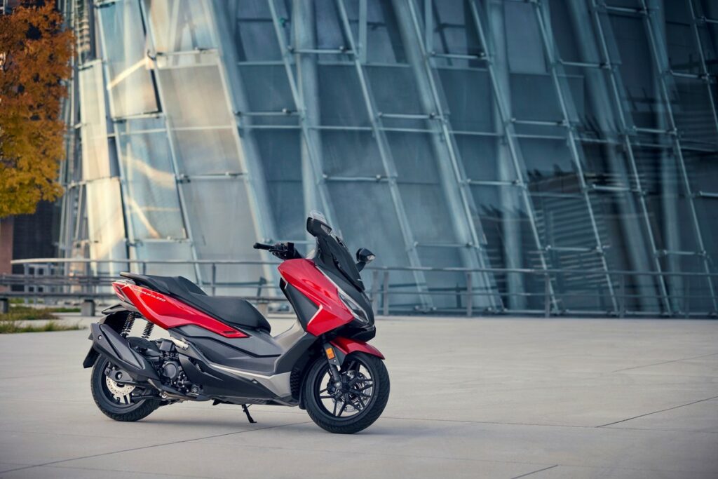 Honda Forza 350 2023: motore e caratteristiche