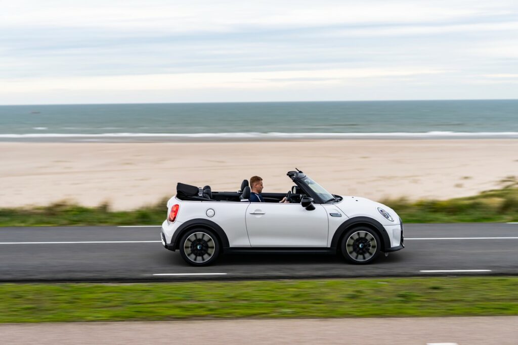 Mini Cabrio Seaside Edition: motore e caratteristiche