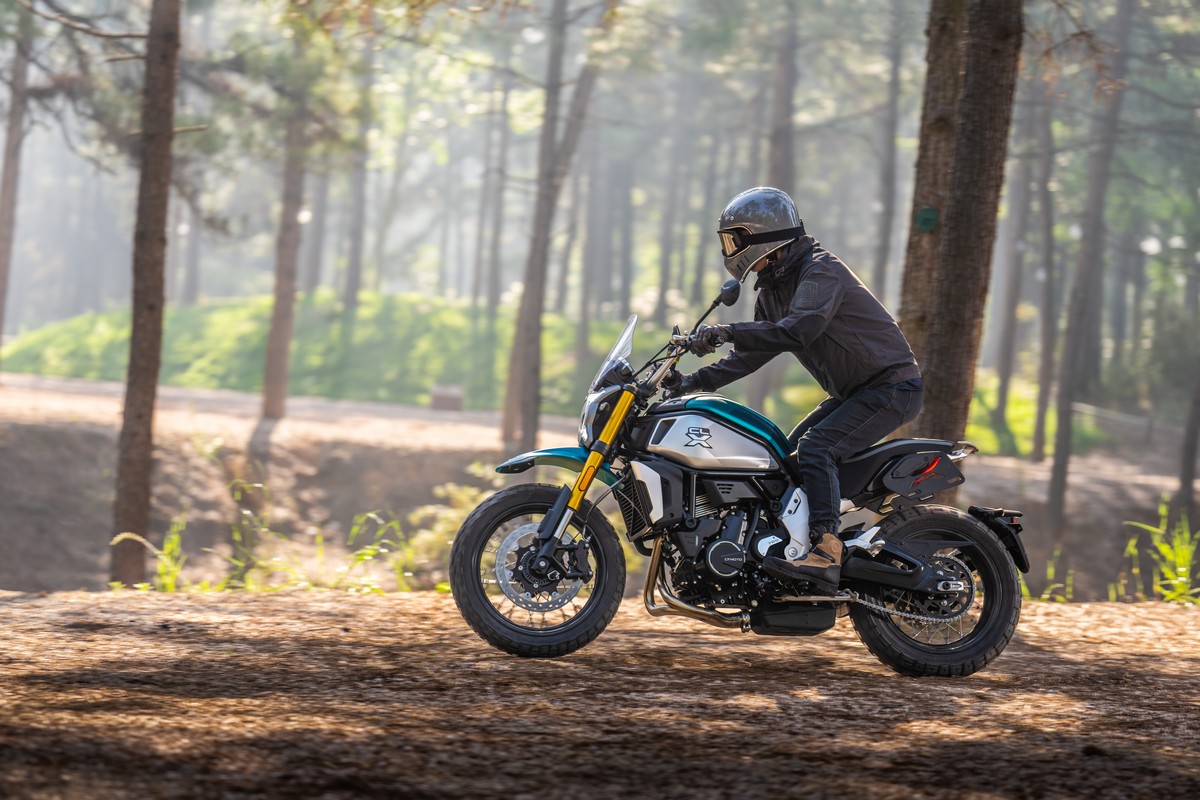 CFMOTO 700CL-X Adventure: motore, prezzo e caratteristiche