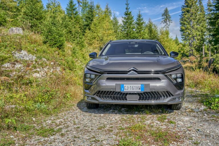 Citroën C5X Hybrid Plug-in 2023: motore e caratteristiche