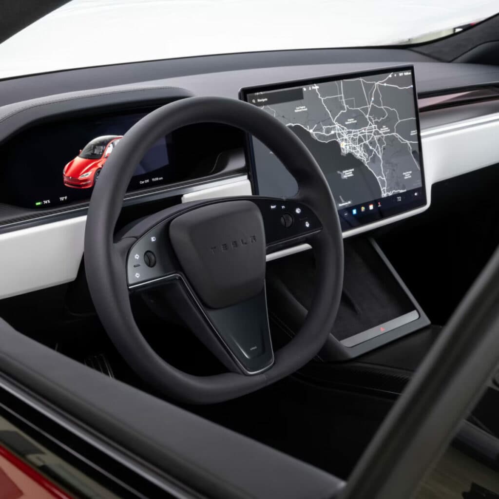 Il volante Tesla "yoke" è un flop, il retrofit rotondo va a ruba ...