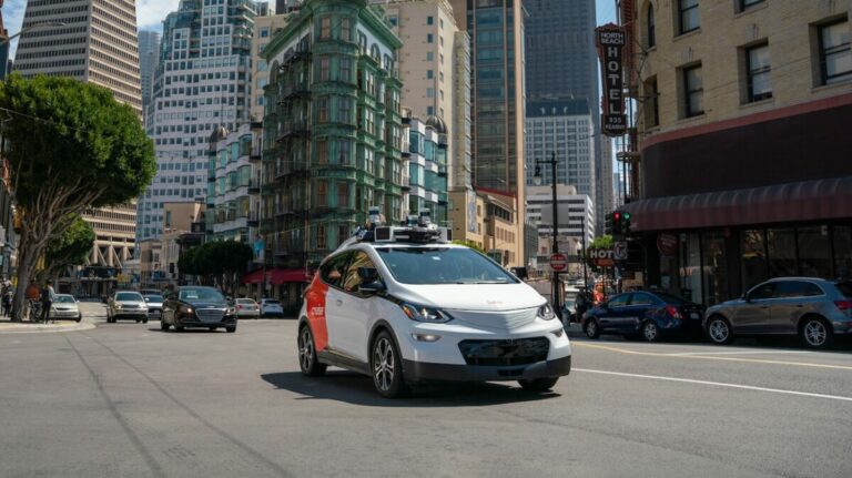 Cruise Control: la guida completa alla tecnologia di guida assistita