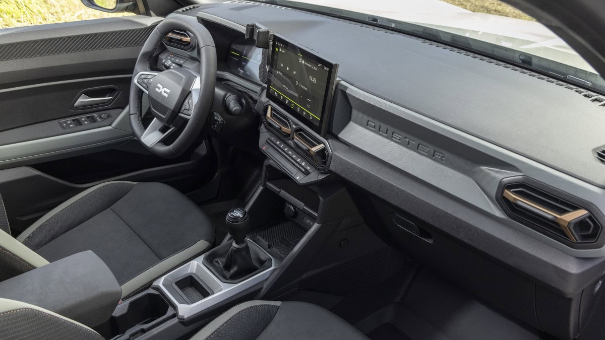 Dacia Duster 2024: sempre 4x4, ma completamente ibrida