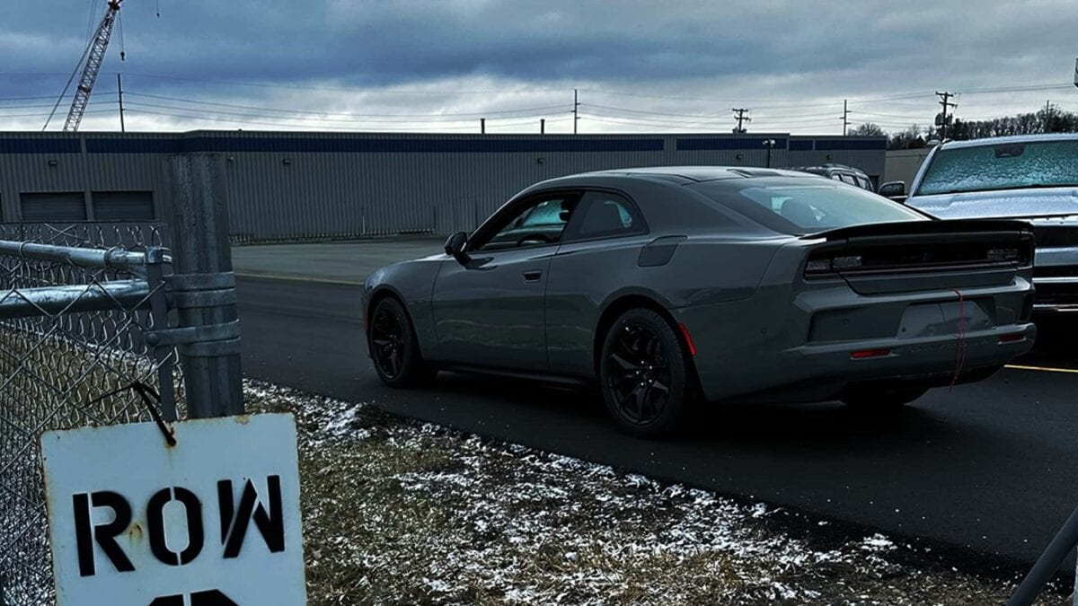 Dodge Charger Daytona EV, le prime immagini su Instagram