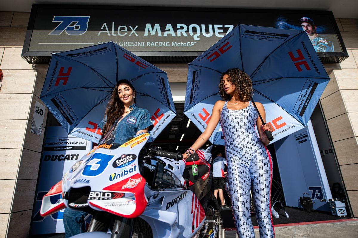Paddock Girls MotoGP Qatar 2024: le ombrelline di Lusail