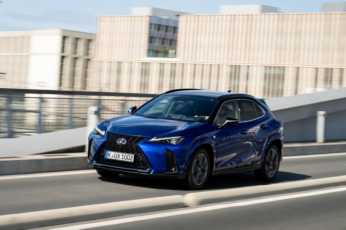 Lexus UX300H 2024: motore e caratteristiche
