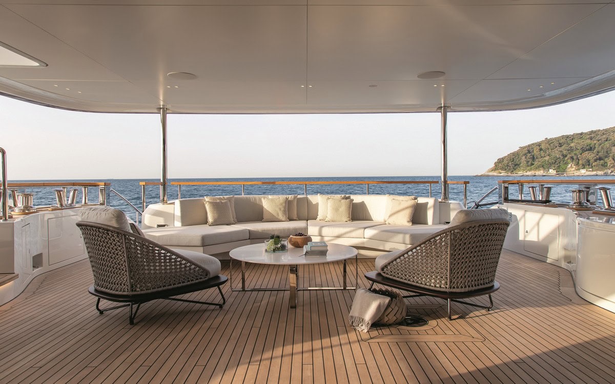 Benetti My Legend: l'eleganza senza tempo del motopanfilo
