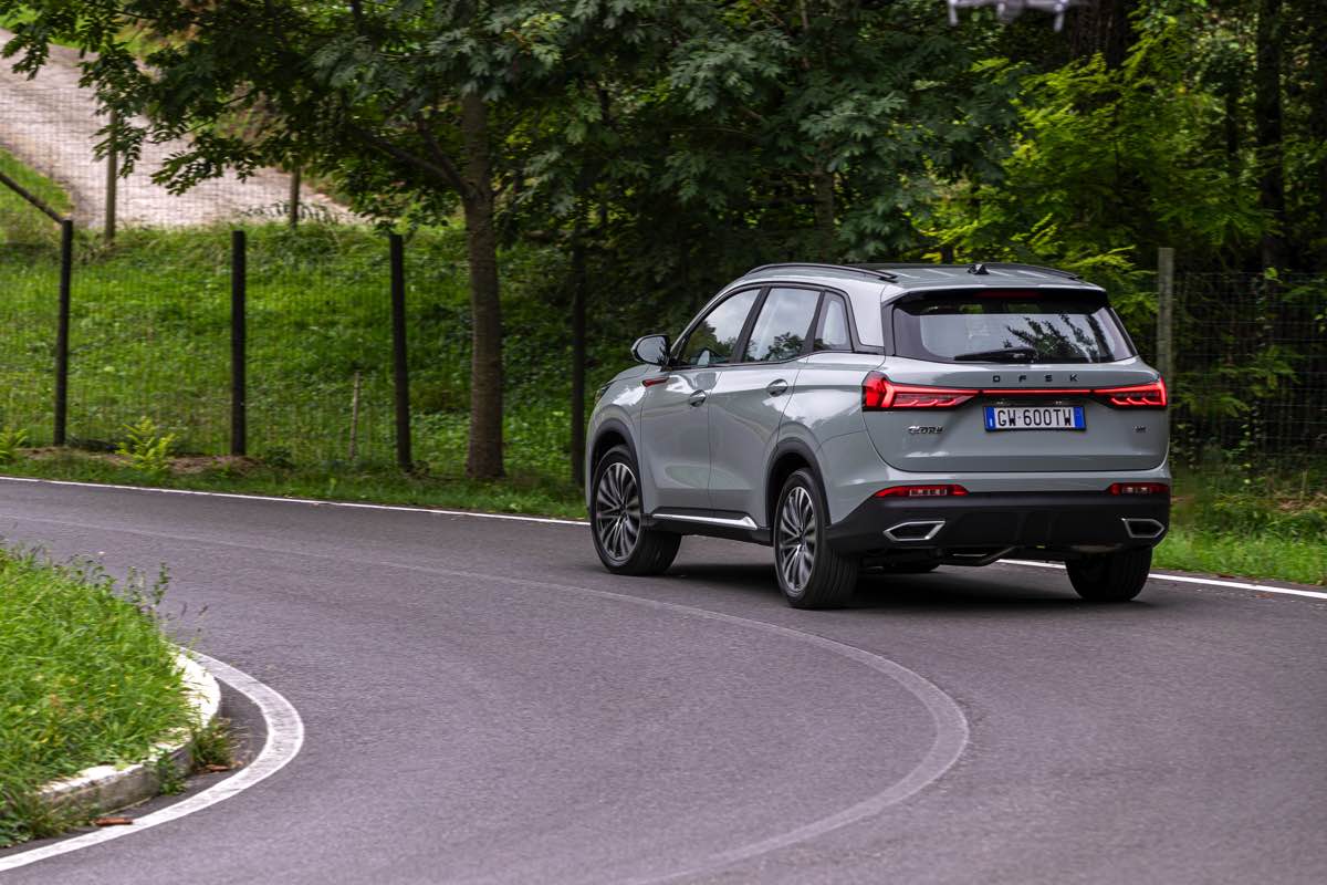 DFSK lancia E5 PHEV e Glory 600: i prezzi dei modelli in Italia