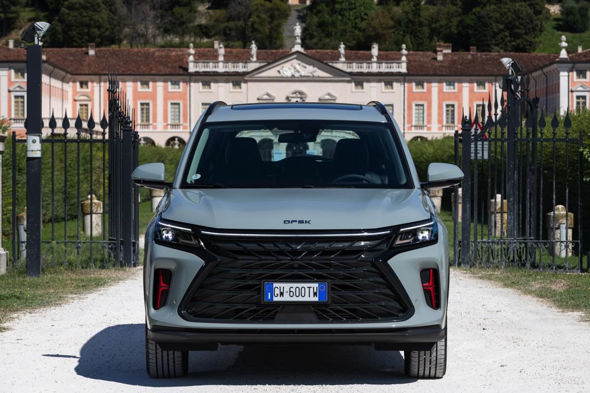 DFSK Glory 600: caratteristiche e prezzi del maxi-Suv cinese
