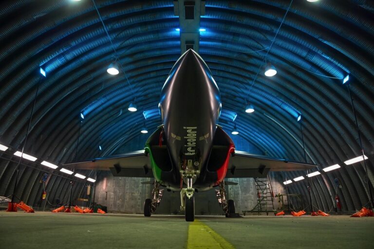 Presentato il nuovo aereo delle Frecce Tricolori, il Leonardo M-346 - Quotidiano Motori