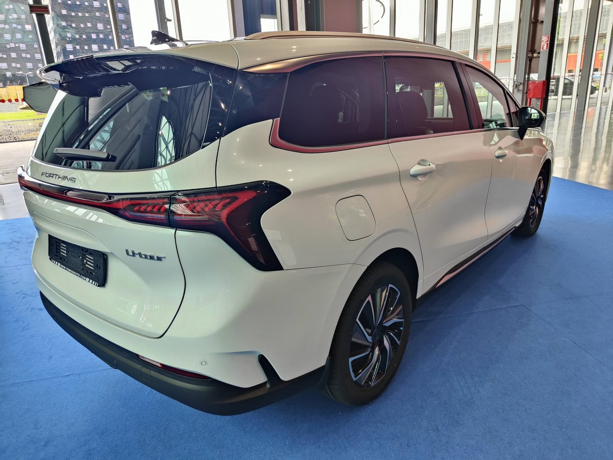 Forthing U-Tour: caratteristiche e prezzi della monovolume cinese