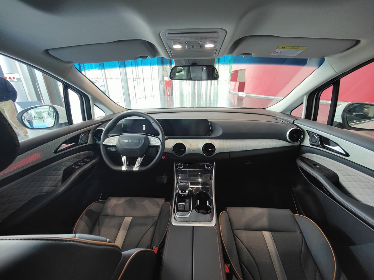 Forthing U-Tour: caratteristiche e prezzi della monovolume cinese