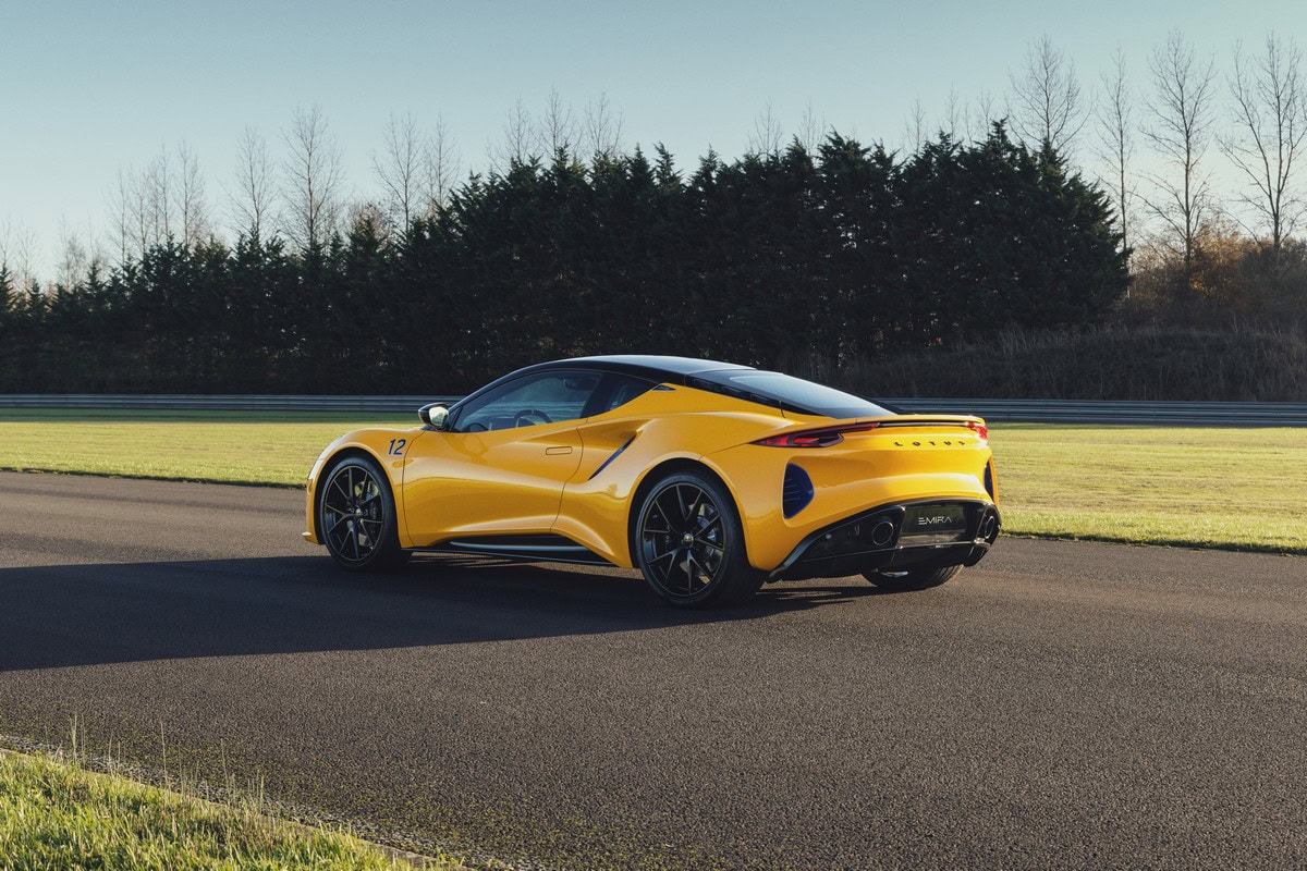 Lotus Emira Limited: 12 omaggi all'eredità di Lotus