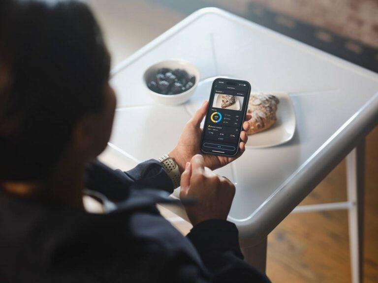 Tutte le case automobilistiche che sono tornate ai loghi flat